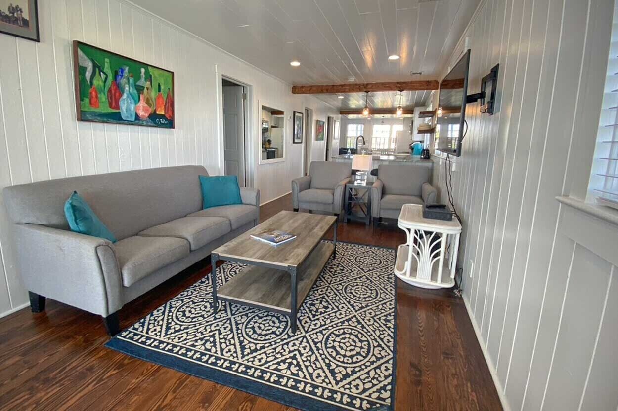 Oceanfront Haven: Your Perfect Getaway Awaits In This Classic Beach Cottage!! - Wrightsville Beach, NC