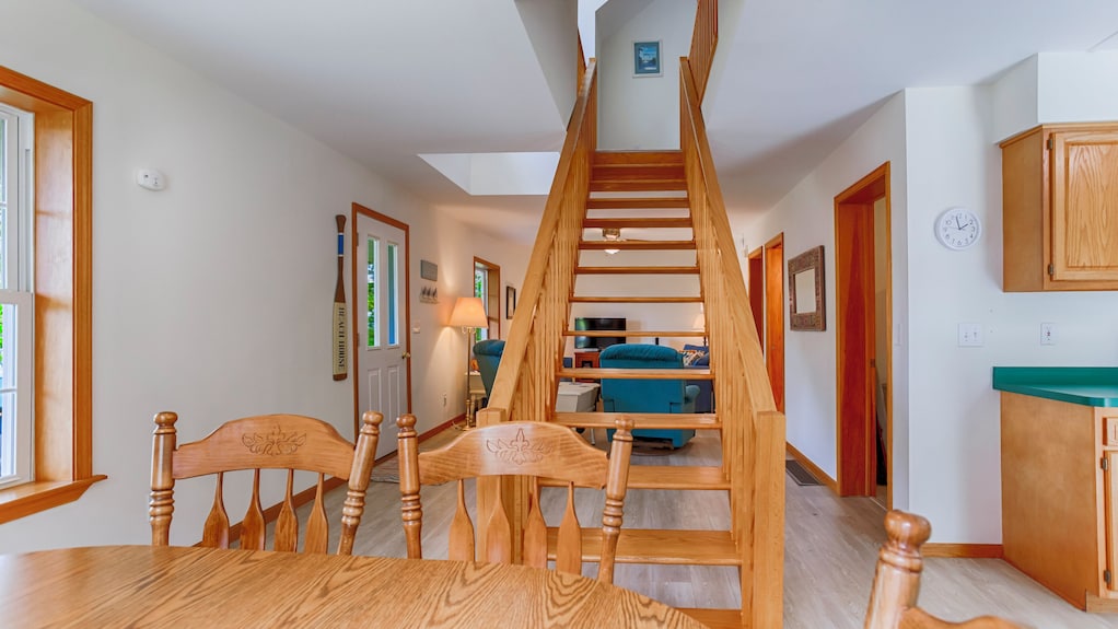 Lakewood Landing:"large Yard - Perfect For Kids" - Seneca Lake, NY