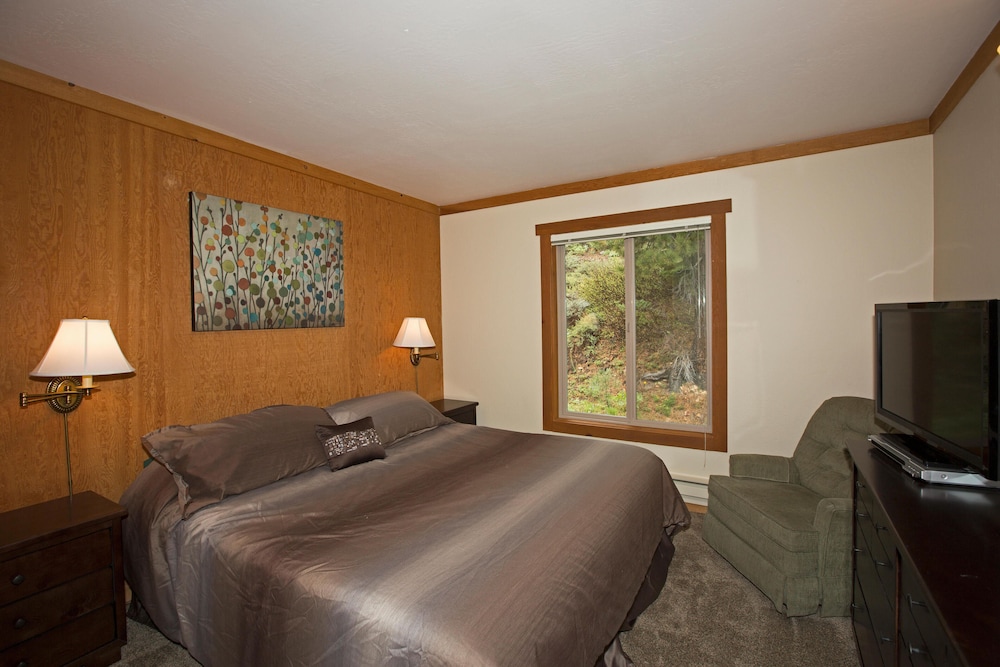 Palisades Tahoe Ski Condo - Remodeled 2 Br, Walking Distance To Lifts & Village - Lake Tahoe