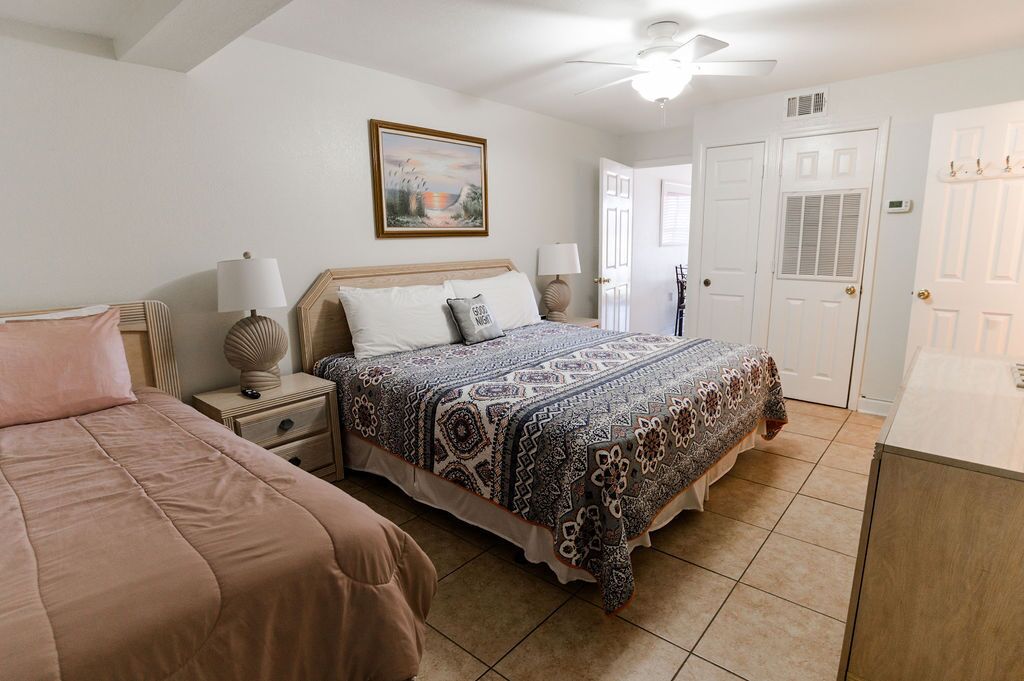 Tropical Isle 103 ~ 1 Bedroom/1 Bath Sleeps 5 - Florida Panhandle, FL