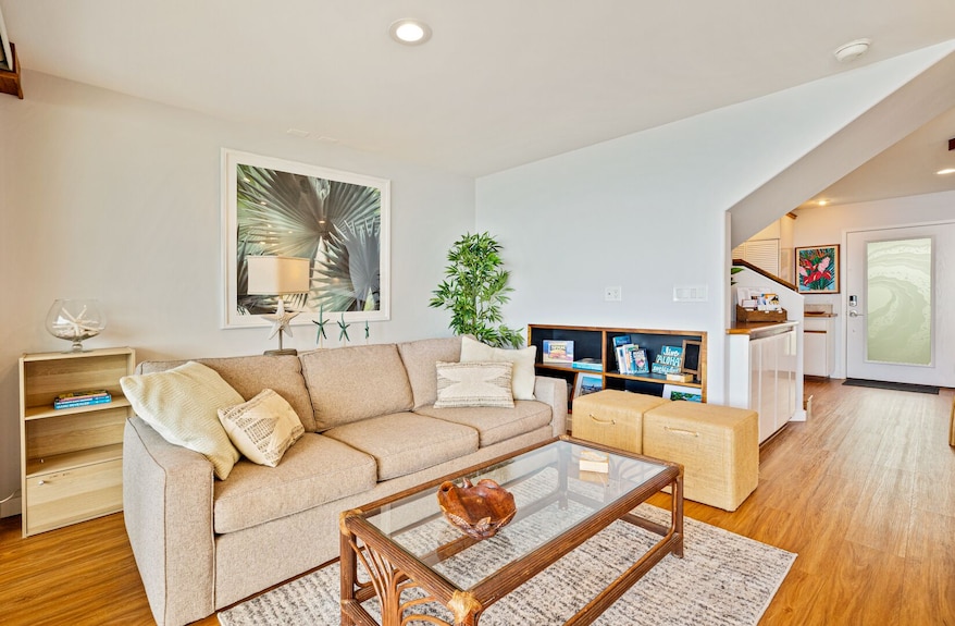 272-6 Puamana 2 Bedroom Oceanfront Remodeled!! - Lahaina Beach, HI