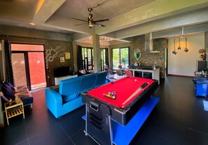 Modern Love Room | Sala | TV de ecrã plano 