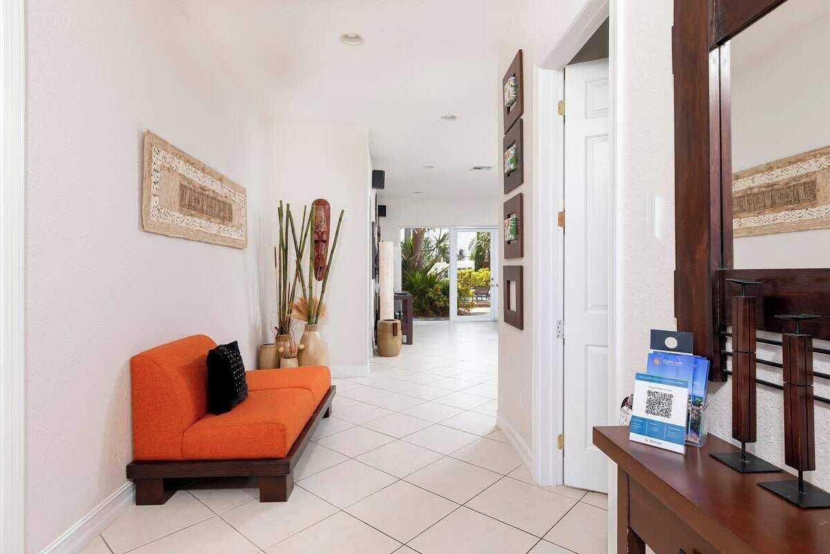 Botanical Paradise: Waterfront Pool Villa W/kayaks - Plantation, FL