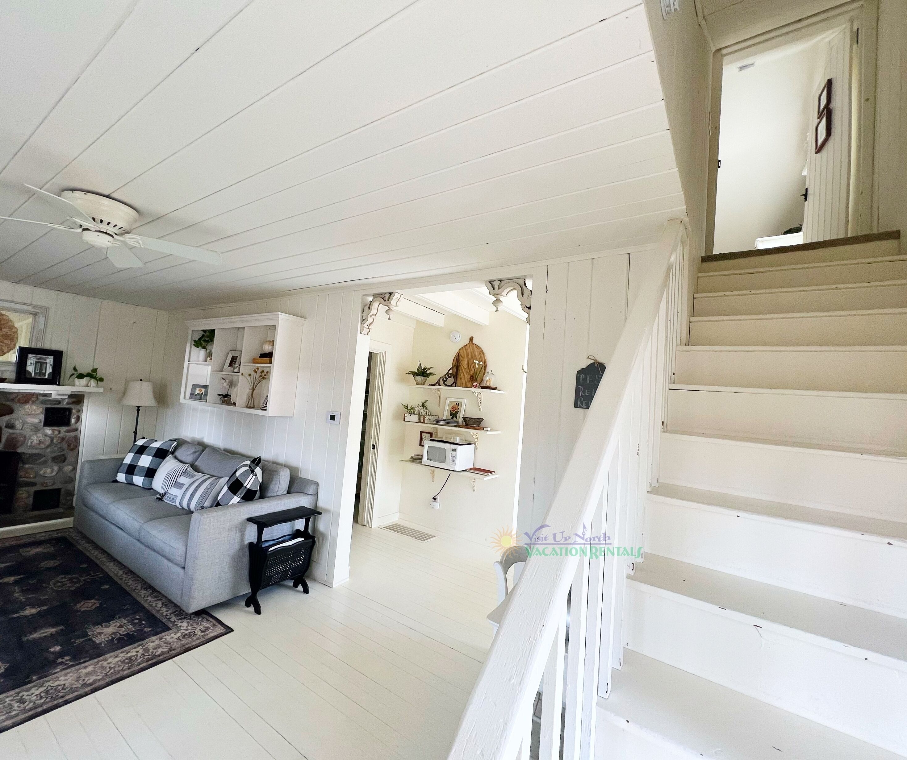 Cozy Cottage With Private Pond. Close To The Casino And The Bay. - Suttons Bay, MI