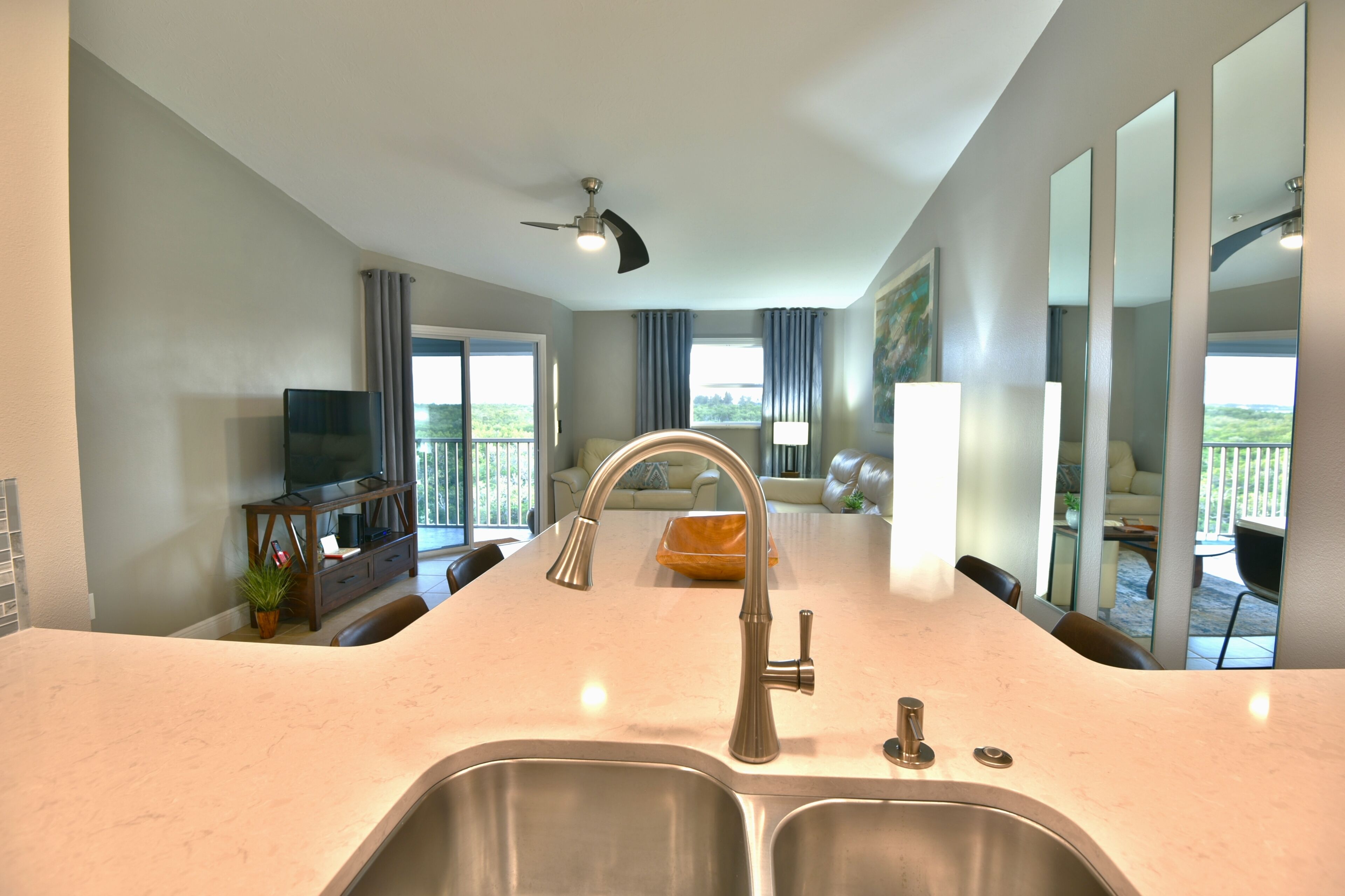Expansive Views, Walk To Beach And Grocer, Anna Maria Island Vacation Rental - Holmes Beach, FL