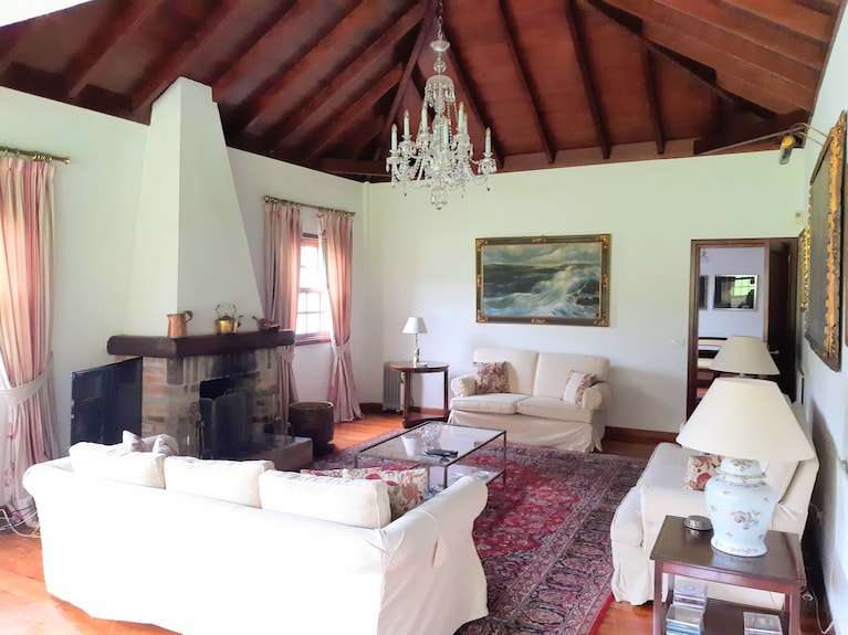 Hermosa Villa En Exclusivo Jardín De 5,000m2 Con Piscina Privada Climatizada - Tenerife