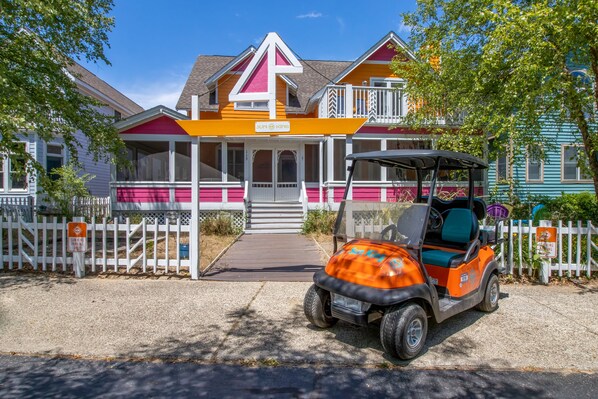7 Bed 6 Bath Sleeps 20 + 4 in Guest House - Michigan City | Vrbo