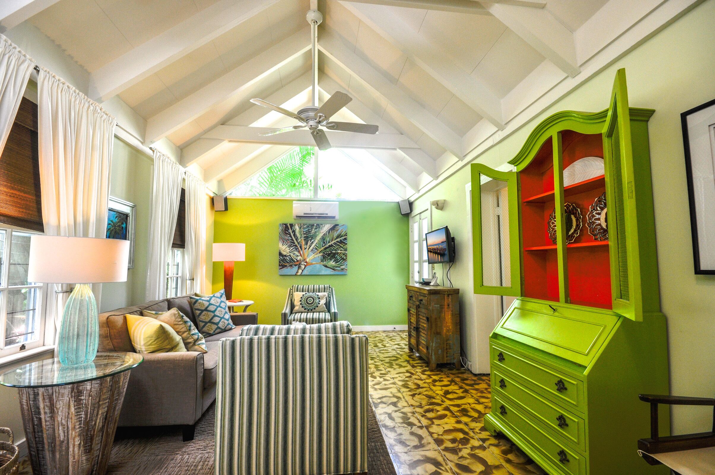 Ann Street Cottage: A Bright And Airy Home Near Duval Street - Key West, FL