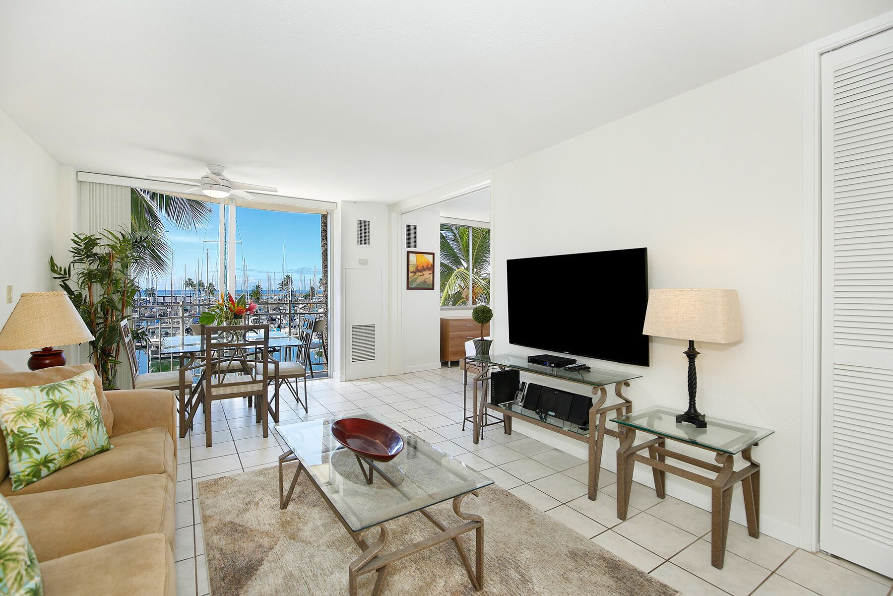Gorgeous Waikiki Yacht Harbor Views! Central Ac, Kitchen, Free Wi-fi, Washlet - O‘ahu, HI