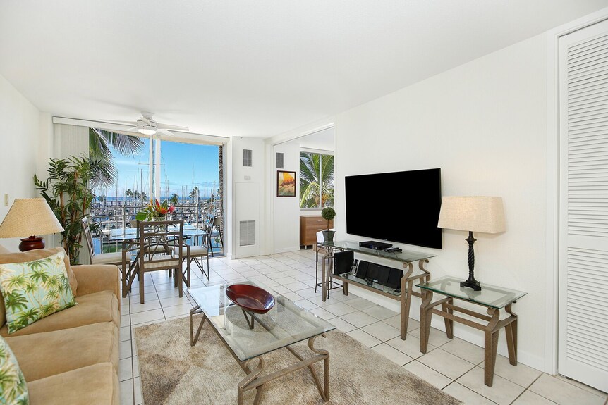 Gorgeous Waikiki Yacht Harbor Views! Central Ac, Kitchen, Free Wi-fi, Washlet - O‘ahu, HI