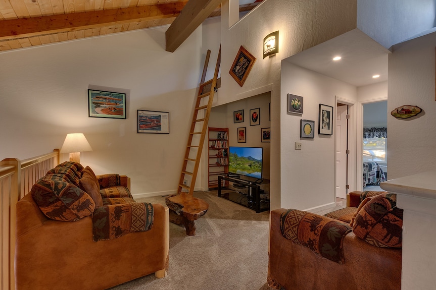 Tahoe Woods: 2 Br, 2 Ba Townhouse In Carnelian Bay, Sleeps 8 - Lake Tahoe