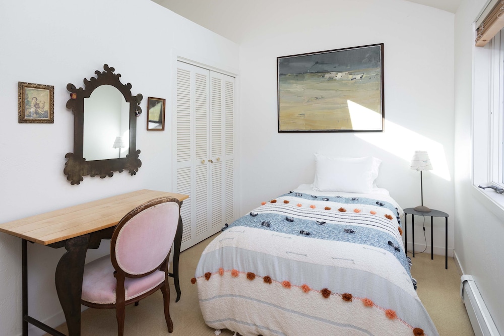 Artist's Beach Getaway - Stinson Beach, CA