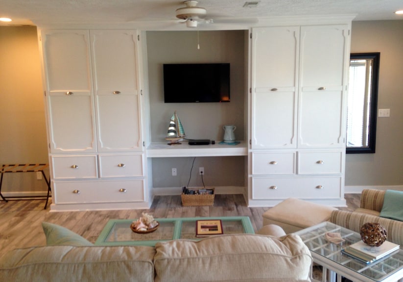 Il Capri - Beachy, Breezy European Flat With A Spectacular View! - Missouri