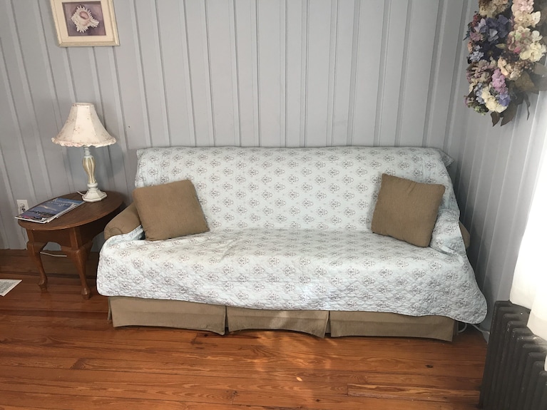 1 Mile To Beach, 2br, 1 Ba, Sleeps 6 - Rhode Island