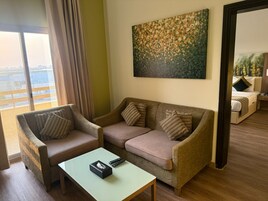 Suíte luxo | Frigobar, cofres nos quartos, escrivaninha