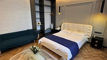 Quarto luxo | Roupas de cama premium, edredons de pluma, frigobar, cofres nos quartos