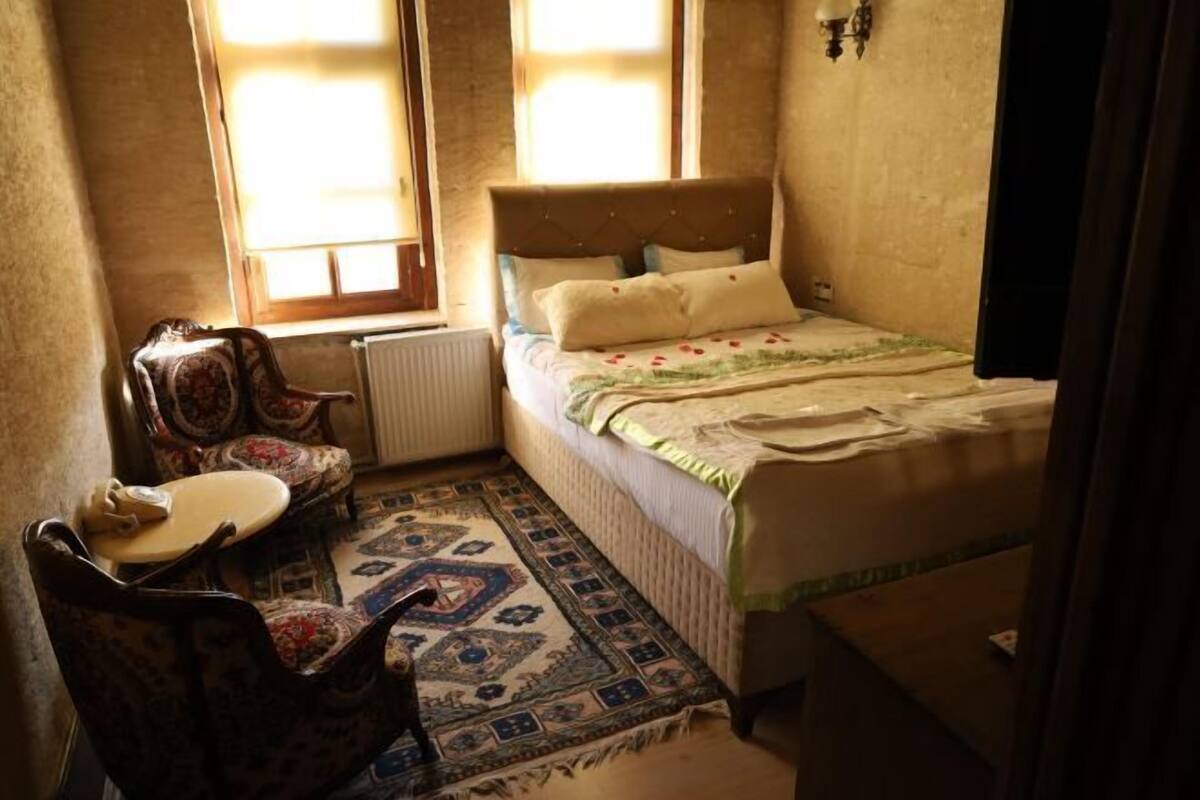 Com decoração personalizada, com mobília individualizada, secretária