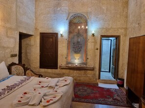 Quarto quádruplo família, acessível (Hezenli Oda) | Individualmente decorados, individualmente mobiliados, escrivaninha