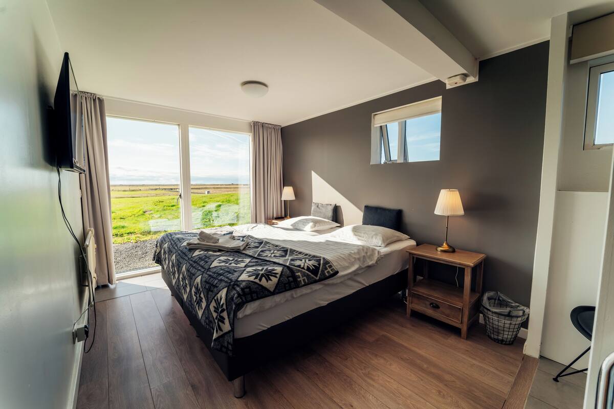 Quarto Duplo Standard, casa de banho privativa | Quartos insonorizados, Wi-fi grátis, roupa de cama fornecida
