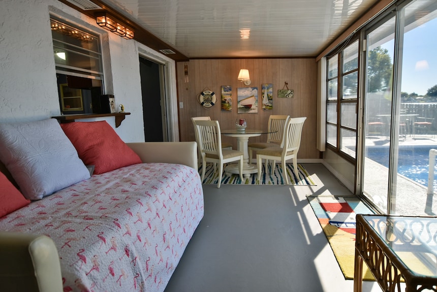 Waterfront, Sunsets & Heated Pool & Pet Stay Free! - 홀리데이