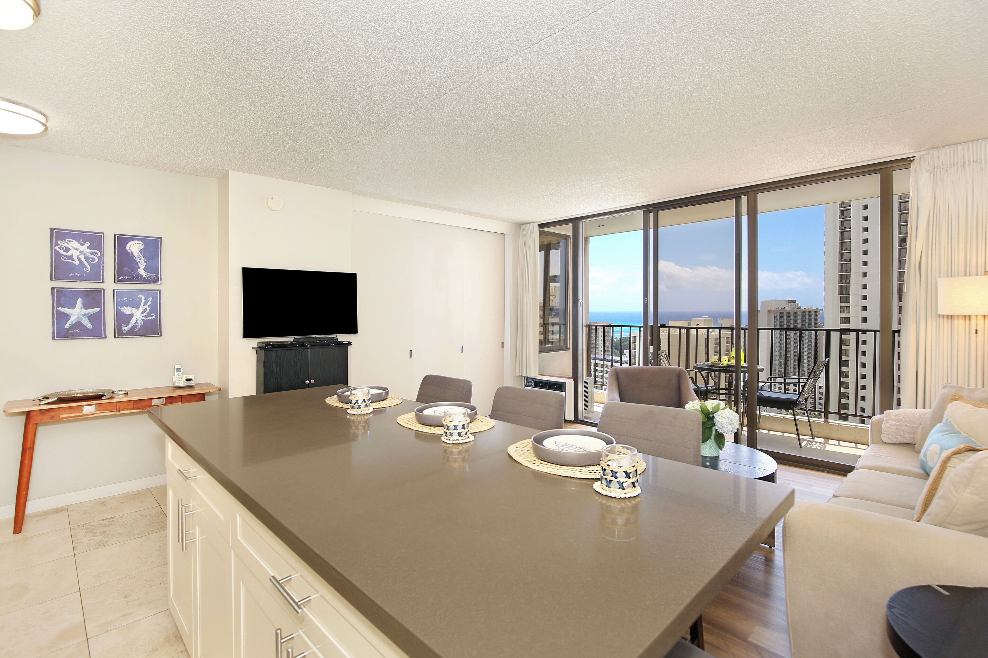 Teilweiser Meerblick, Ein Schlafzimmer Mit Klimaanlage, Wifi, Parkplatz, Kurzer Fußweg Zum Strand! - Hawaii