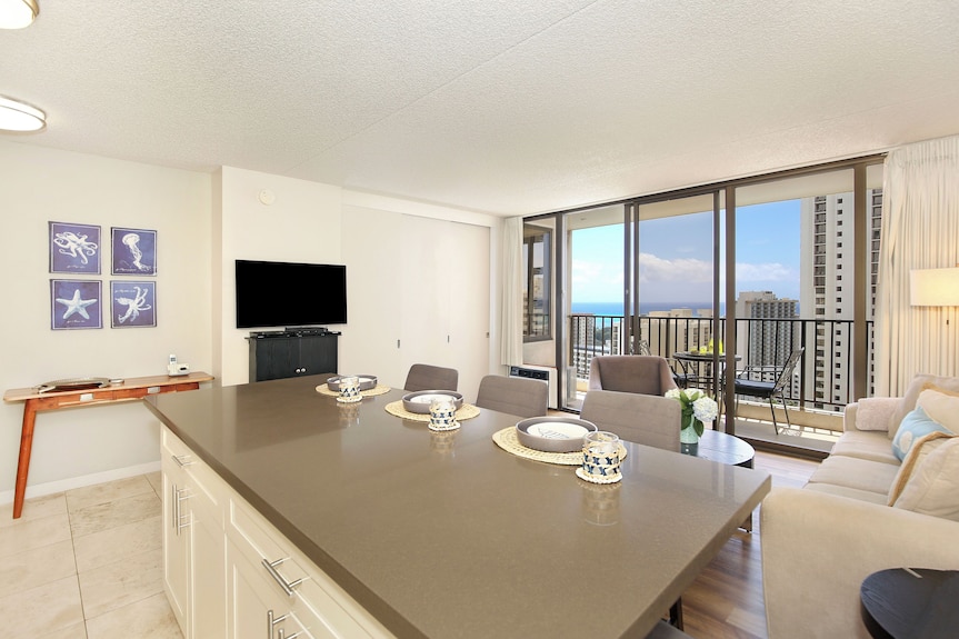 Teilweiser Meerblick, Ein Schlafzimmer Mit Klimaanlage, Wifi, Parkplatz, Kurzer Fußweg Zum Strand! - Hawaii