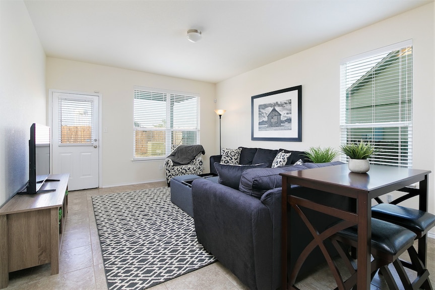 Large Home Near Lackland: 30-day Min Stay. - San Antonio, TX