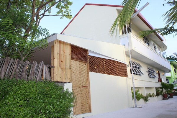 Hanifaru Transit Inn - Maldives