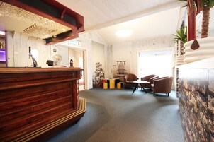 Área de estar no saguão