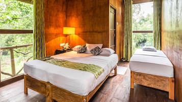 Casa na Árvore de Luxo, 1 quarto, vista para o jardim | Sala | TV de ecrã plano
