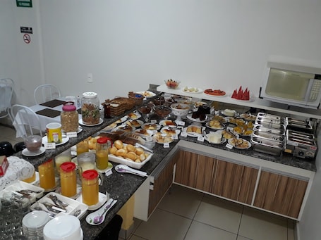 Pequeno-almoƧo tipo buffet diĆ”rio incluĆdo