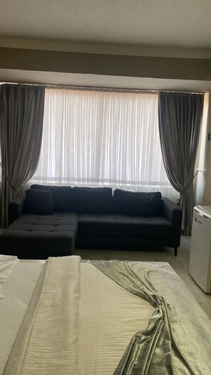 Quarto família | Frigobar, cofres nos quartos, escrivaninha