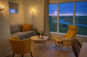 Cabana, vista para o rio | Escrivaninha, espaço de trabalho para notebook, Wi-Fi de cortesia