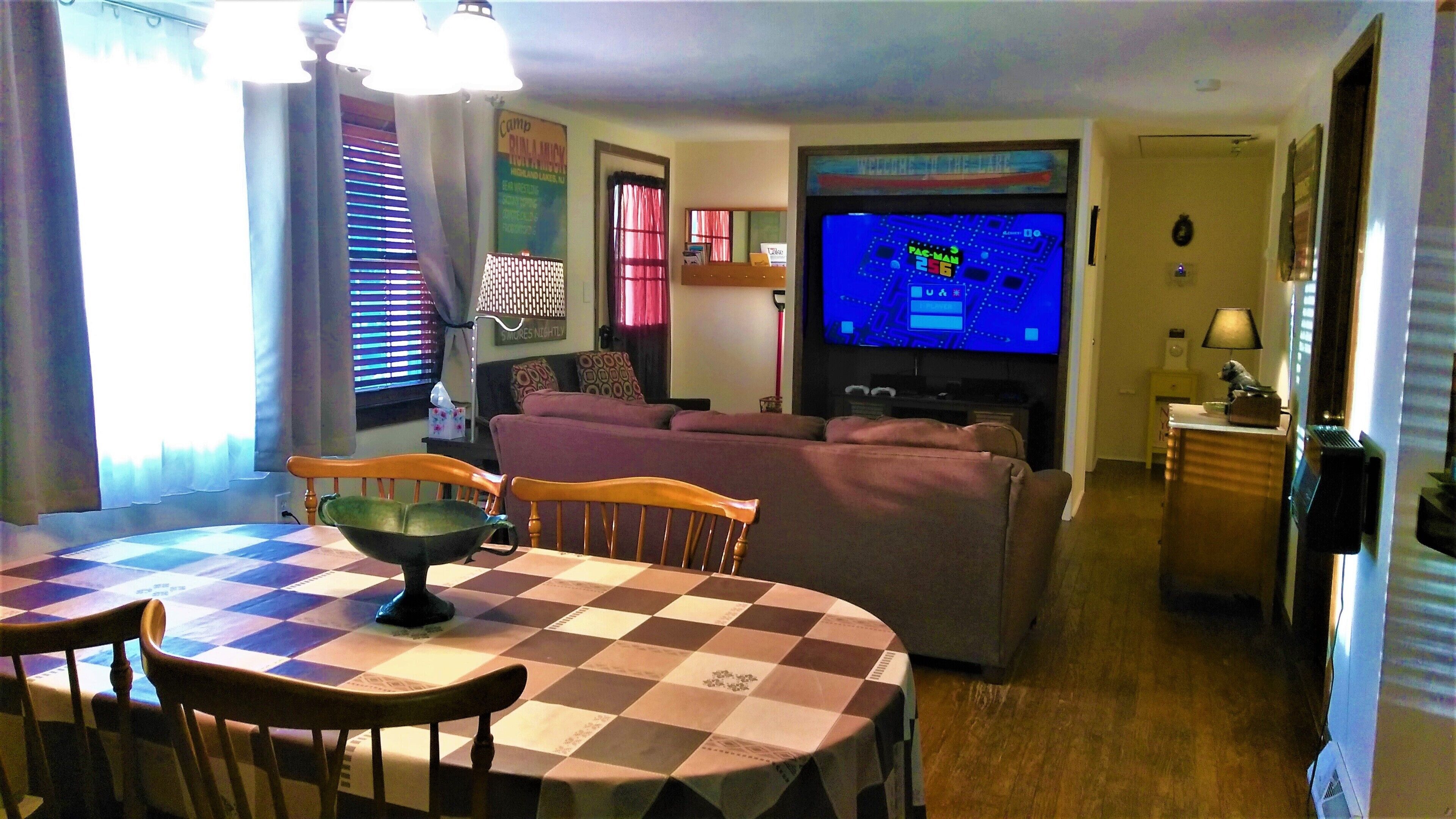 5 Private Lakes 7 Beaches Huge Fire Pit Fenced Yard Mountain Creek - Vernon Township, NJ