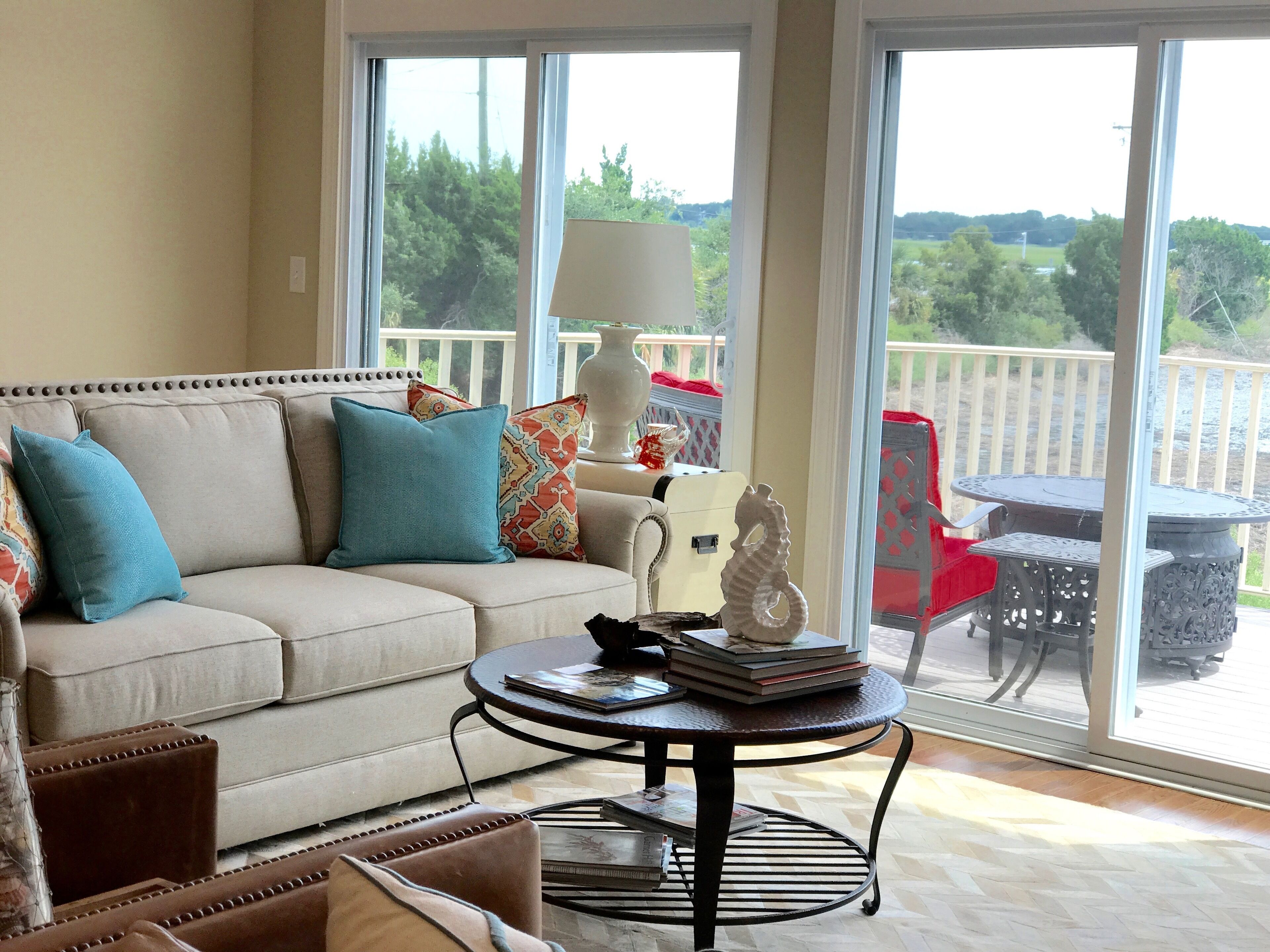 Palmetto Paradise! Overlooking Beautiful Marshland Sleeps 8!!!! - Folly Beach, SC