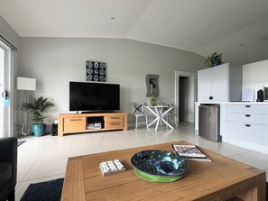 Suíte executiva, 1 quarto, vista para o jardim, no piso térreo | 1 quarto, roupas de cama de algodão egípcio, roupas de cama premium