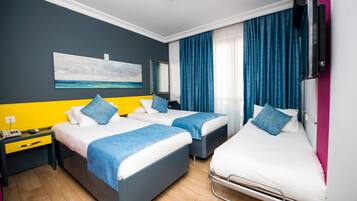 Roupa de alta qualidade, minibar, secretária, quartos insonorizados