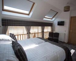 Escrivaninha, ferros/tábuas de passar roupa, Wi-Fi de cortesia