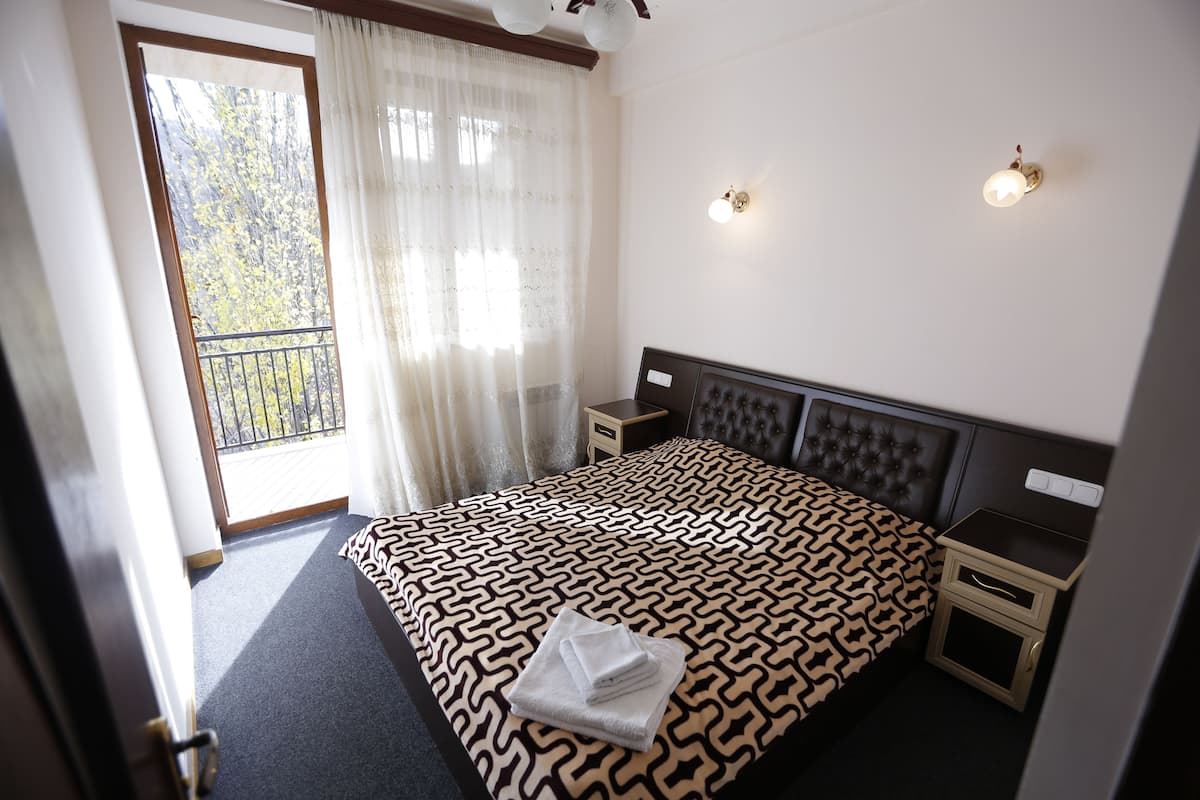 Quarto Duplo Deluxe | Secretária, ferro/tábua de engomar, Wi-fi grátis
