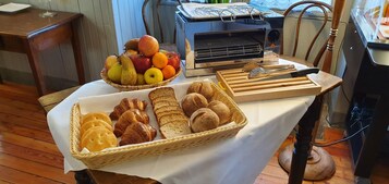 Pequeno-almoço completo diário incluído 