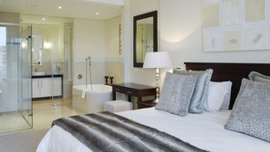 Apartamento superluxo, 3 quartos | Cofres nos quartos, Wi-Fi de cortesia, individualmente decorados