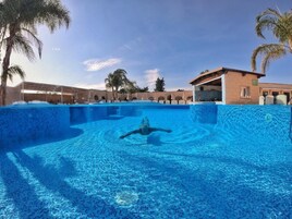 Piscina externa sazonal