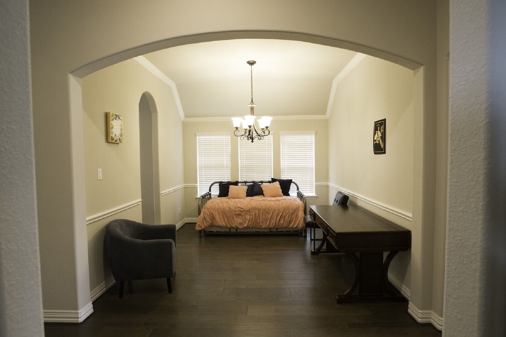Beautiful Home Away From Home In Dallas/ Fortworth , Minutes Away From Airport - Dallas/Fort Worth Airport (DFW)