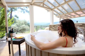 Duplex superluxo | Banheira de hidromassagem particular
