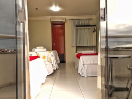 Apartamento, sacada | Roupas de cama premium, frigobar, cortinas blackout