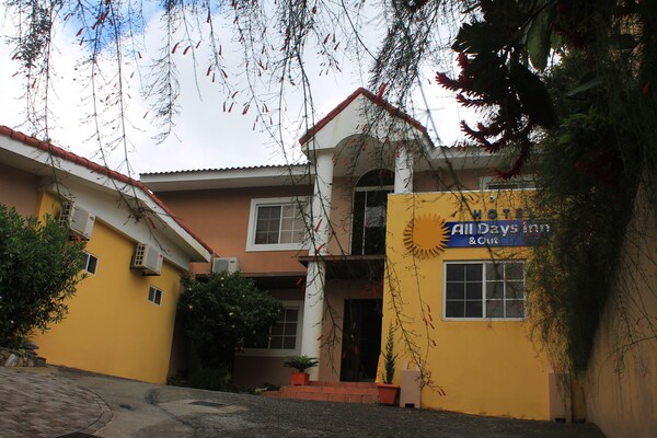 All Days Inn And Out - Dipartimento di San Salvador
