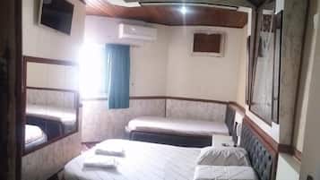 Quarto triplo | Wi-Fi de cortesia, roupa de cama