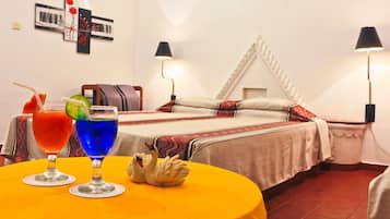 Quarto triplo standard | 10 quartos, cofres nos quartos, individualmente decorados