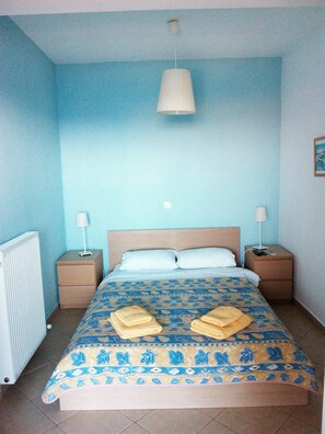 Apartamento, 2 quartos, vista para o mar | Quartos à prova de som, ferros/tábuas de passar roupa, berços grátis