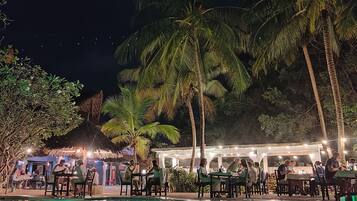 Café da manhã, almoço e jantar; culinária italiana